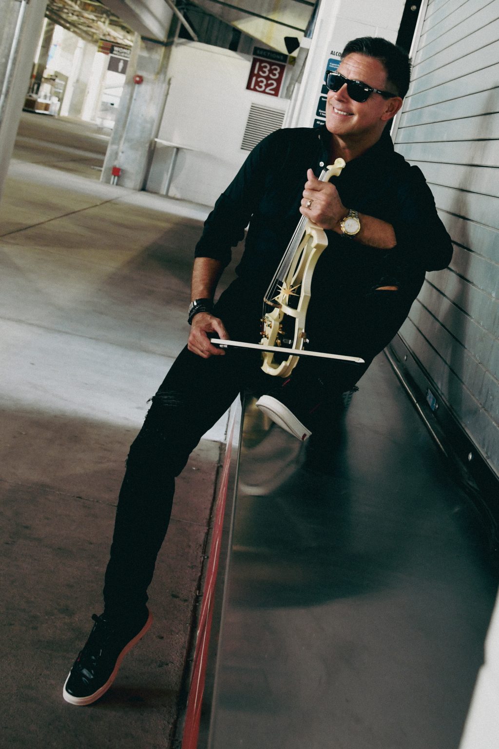 Gary Lovini - Violin Showman | Violinist based in Florida, USA