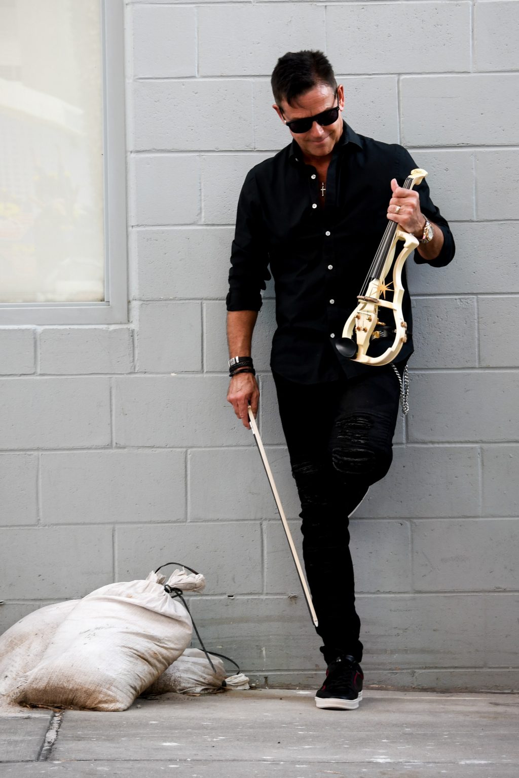 Gary Lovini - Violin Showman | Violinist based in Florida, USA