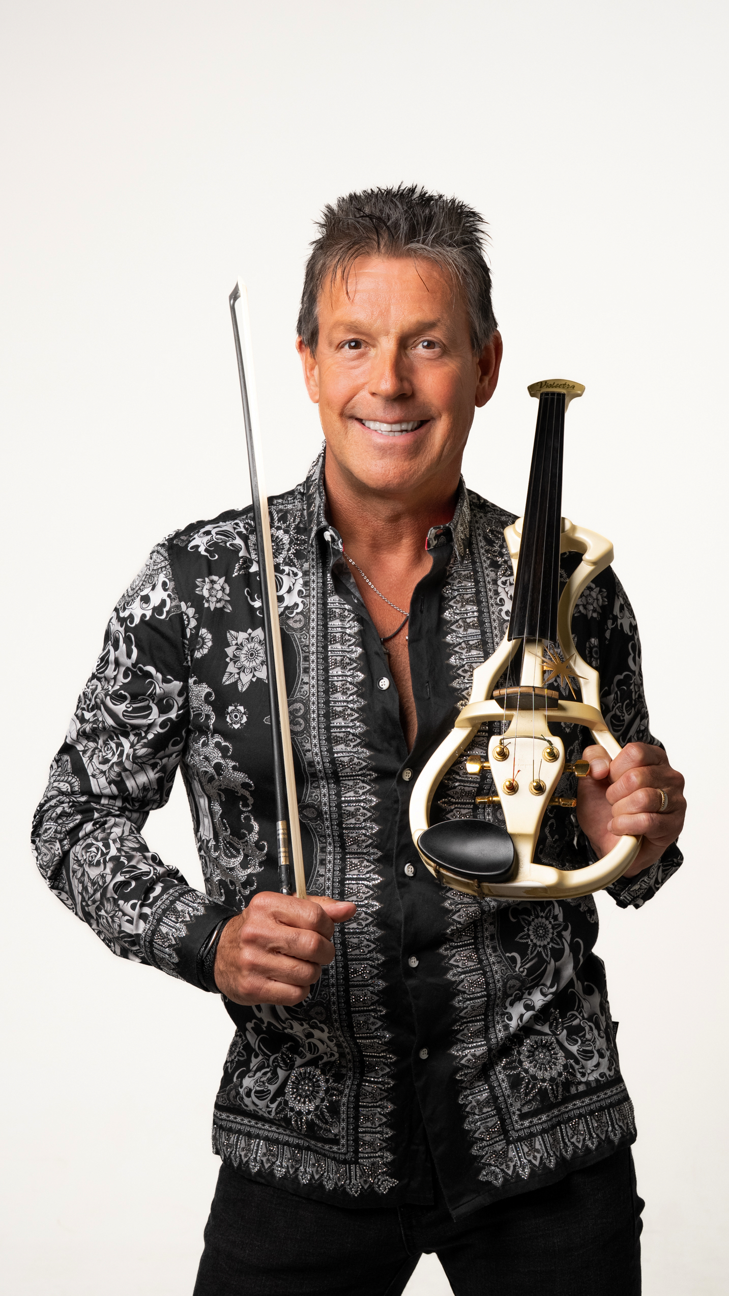 Gary Lovini - Violin Showman | Violinist based in Florida, USA